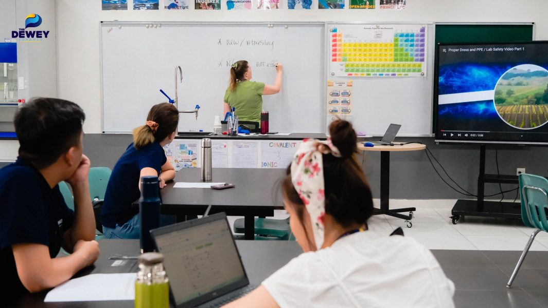 PD DAY - COMPREHENSIVE PROFESSIONAL DEVELOPMENT DAY FOR DEWEY TEACHERS